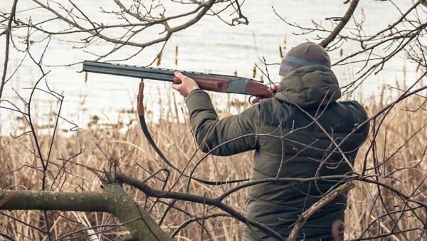 Midwest Whitetail Adventures - Come hunt MONSTER Whitetails with us!